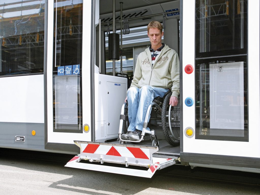 Ramps for people with disabilities – Palfinger Kran kamionske nadogradnje